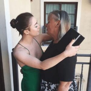 ¿Quién es Hilary Pitt Frances? Wiki, Edad, Marido, Valor neto, Niños ...