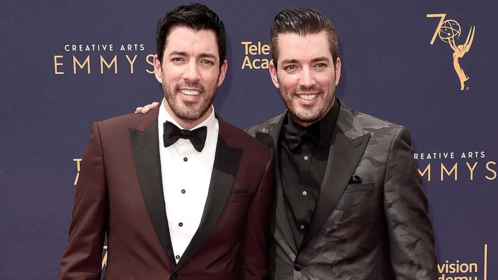 What is Jonathan and Drew Scott's net worth today? - GAG01