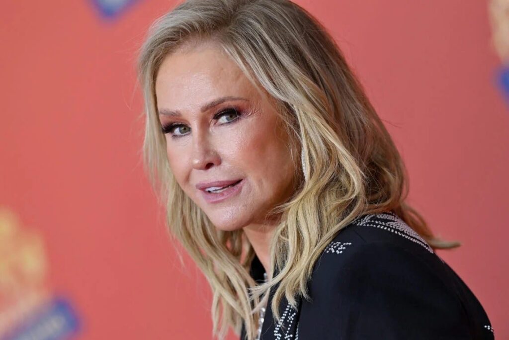 Quelle est la valeur nette de Kathy Hilton en 2023 ? - GAG01