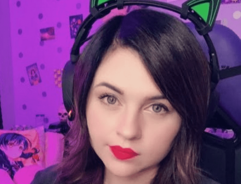 Meet FaZe Jev's Girlfriend, AbstractSweater: Biography, Net Worth ...