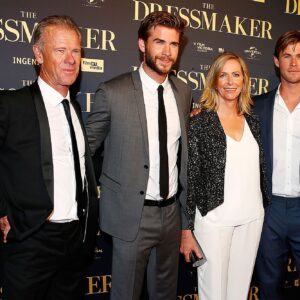 Chris Hemsworth의 부모: Craig Hemsworth와 Leonie Hemsworth를 만나보세요 - GAG01