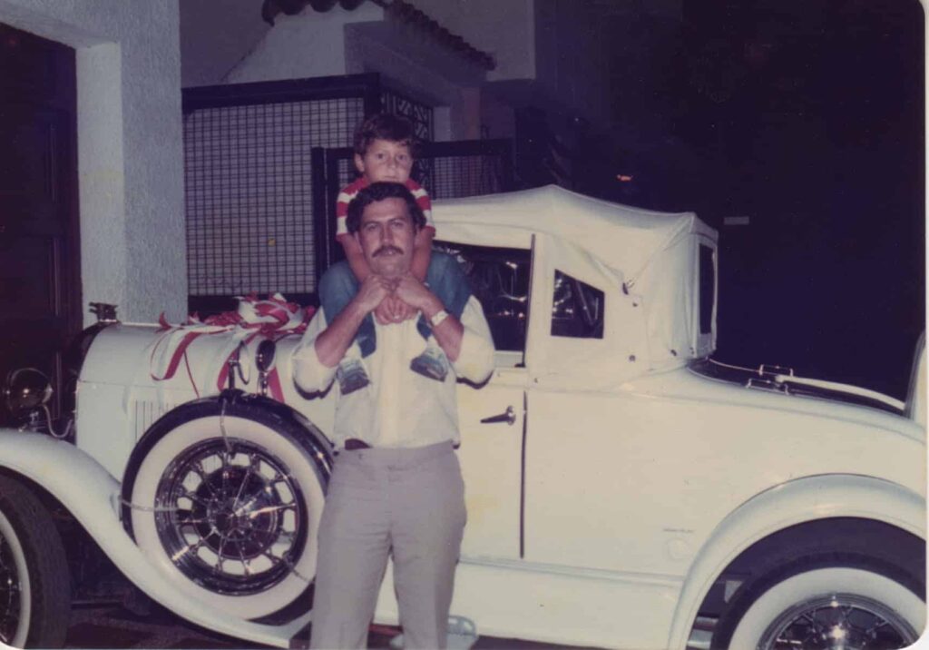 현재 Pablo Escobar의 아들 Sebastian Marroquin은 얼마나 부자입니까? - GAG01