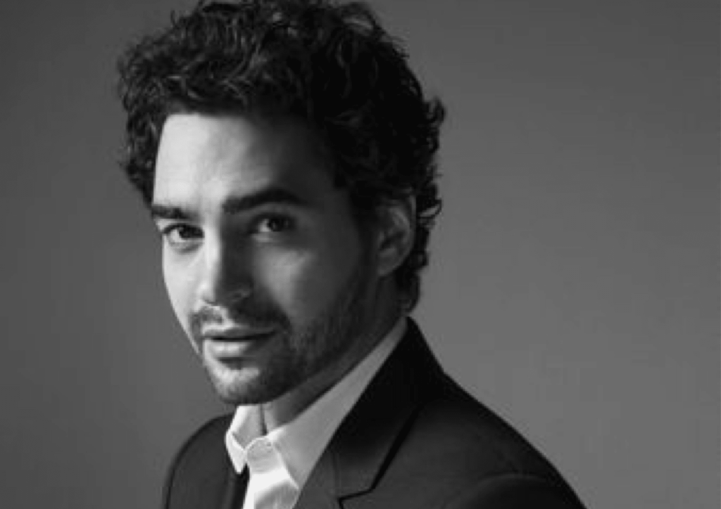 Ramon Rodriguez est-il marié ? Qui est la femme de Ramon Rodriguez ...